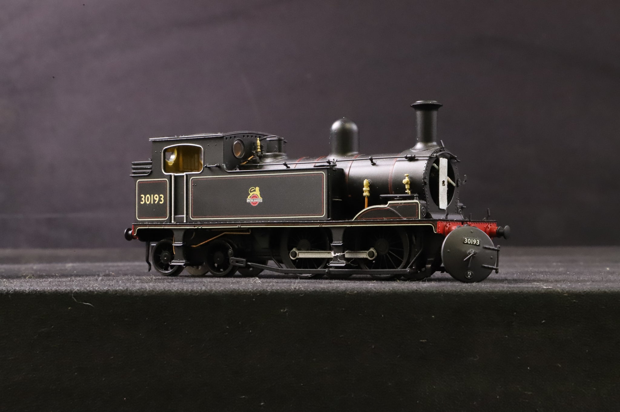 KMRC OO K2106 Adams O2 Tank 30193 in BR Black w/ Early Crests - Clark ...
