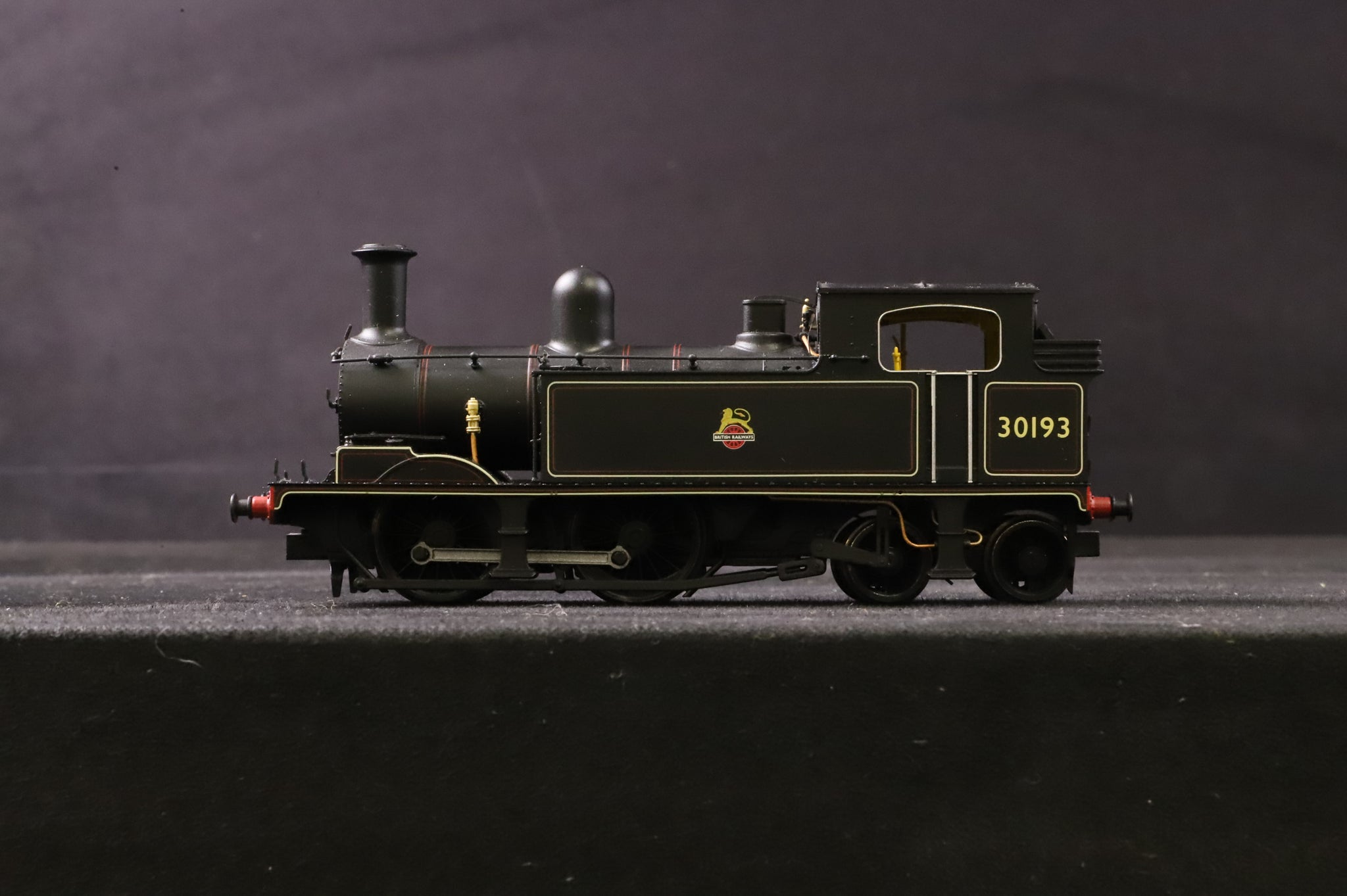KMRC OO K2106 Adams O2 Tank 30193 in BR Black w/ Early Crests - Clark ...
