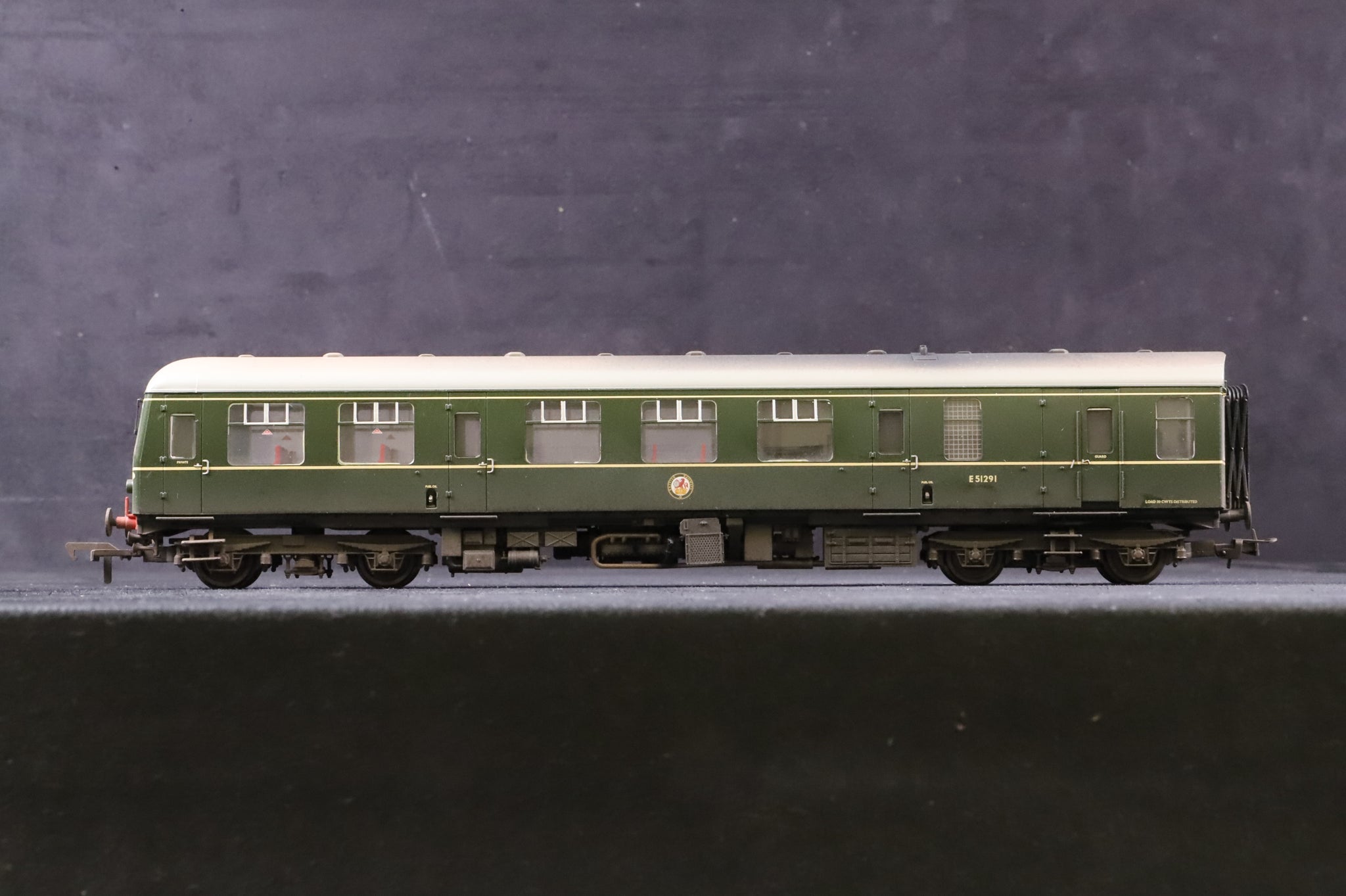 Bachmann OO 31-326B Class 105 2 Car DMU BR Green Speed Whiskers Weathe ...