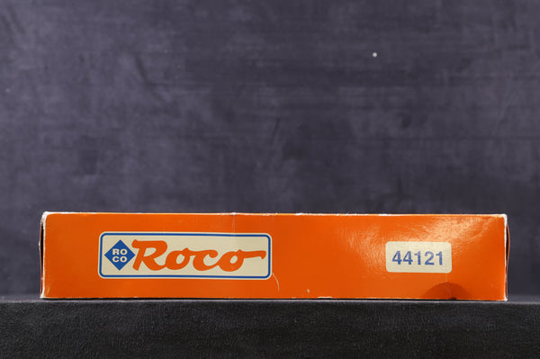 Roco HO 44121 Pack Of 3 TEE Coaches - Clark Railworks
