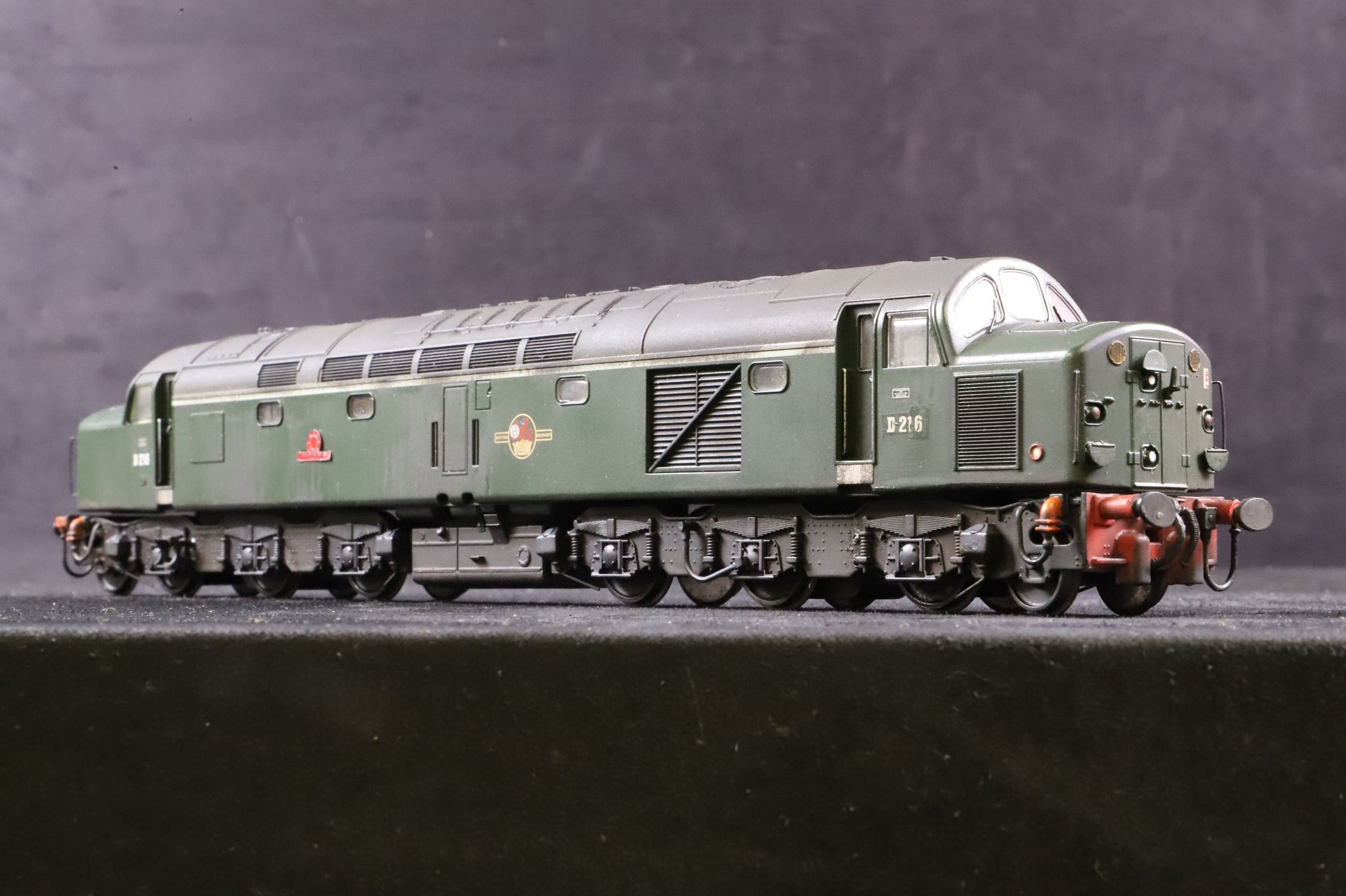 Bachmann OO Class 40 D216 'Campania' in Full BR Green - Weathered ...