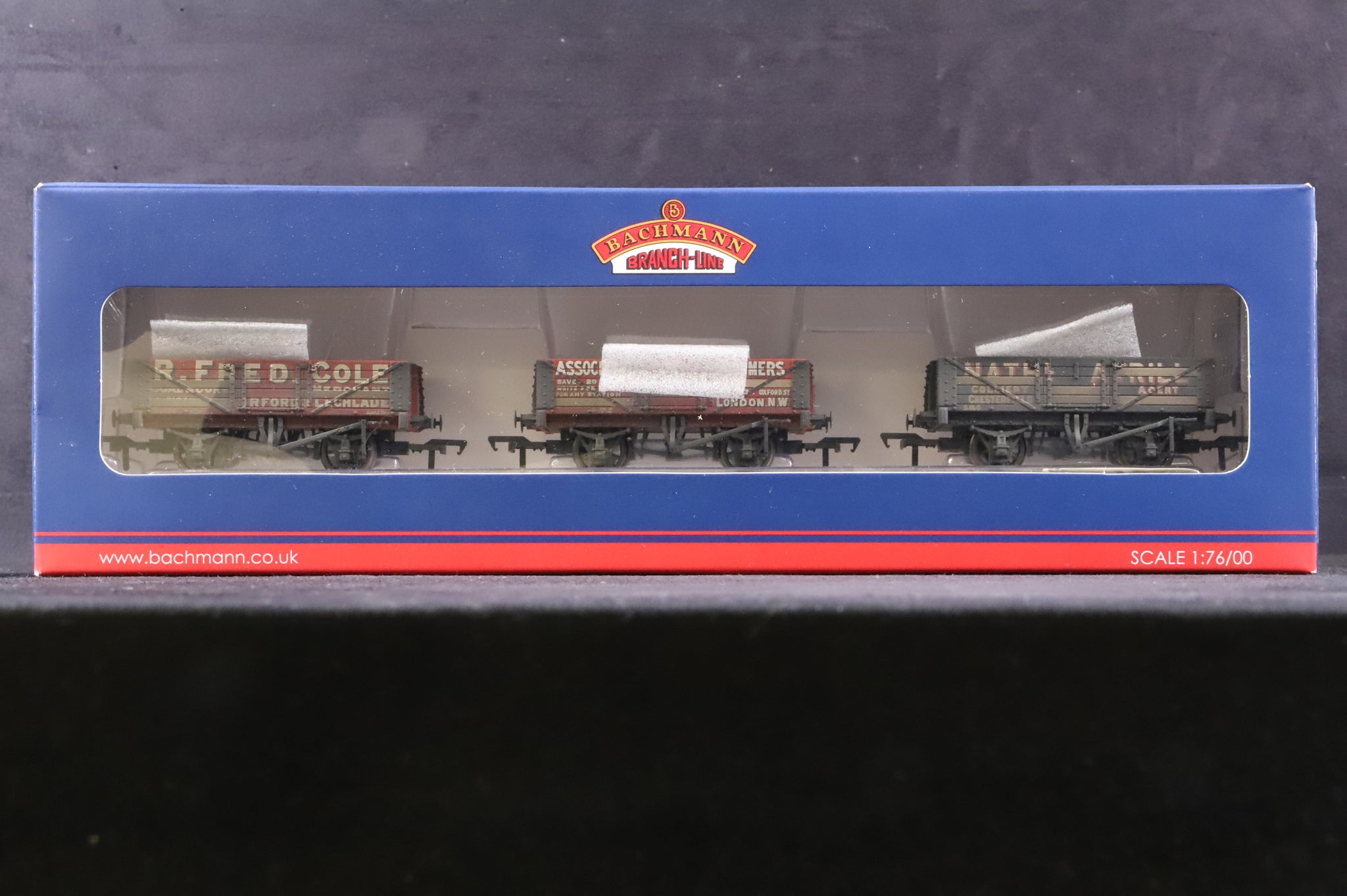Bachmann OO 37-097 Triple Pack of 5 Plank Wagons in Private Coal Trade ...