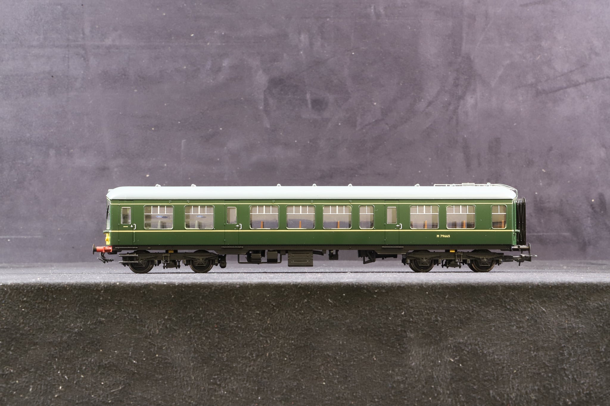 Bachmann OO 32-515A Derby Lightweight 2 Car DMU BR Green With Yellow W ...