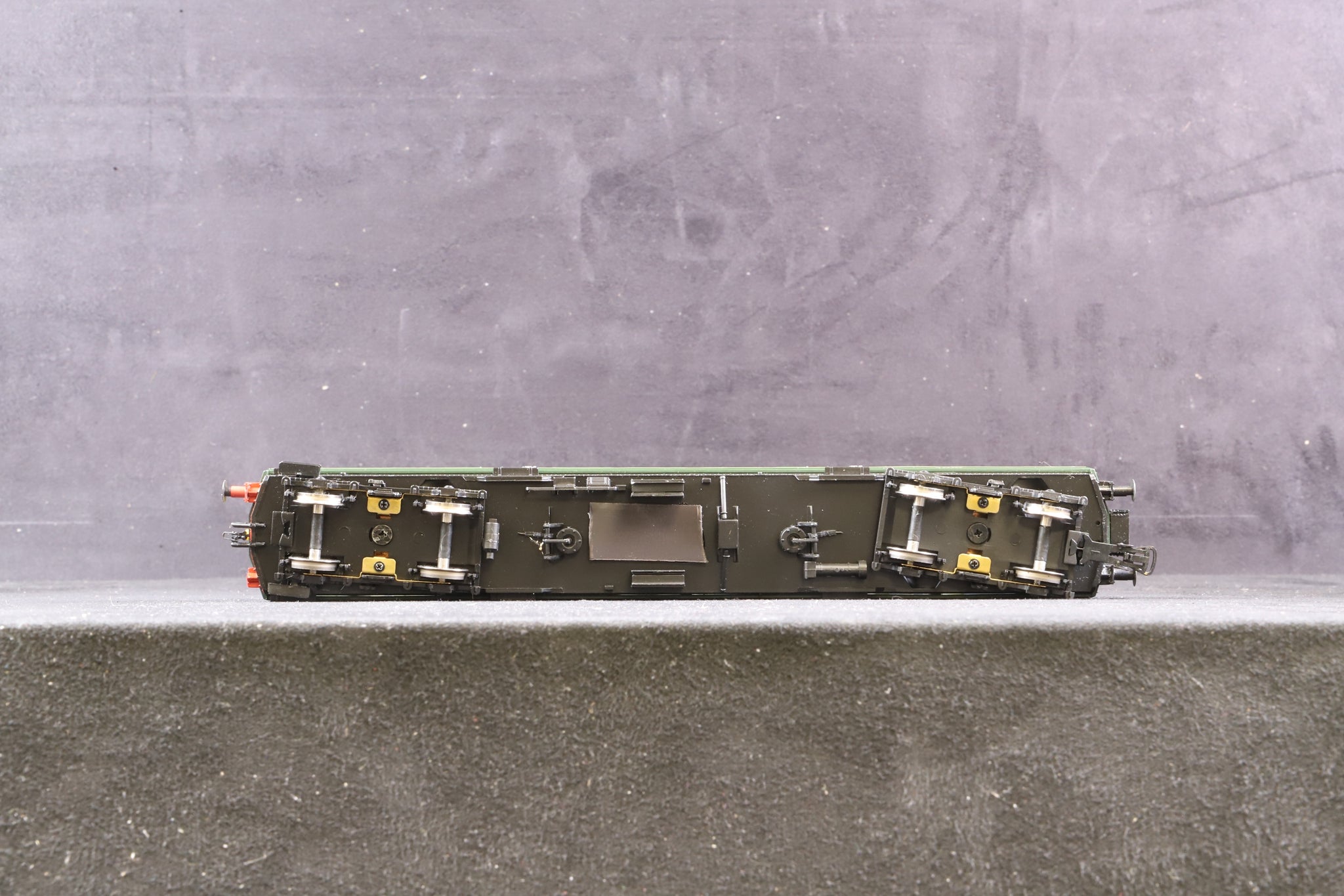 Bachmann OO 32-515A Derby Lightweight 2 Car DMU BR Green With Yellow W ...