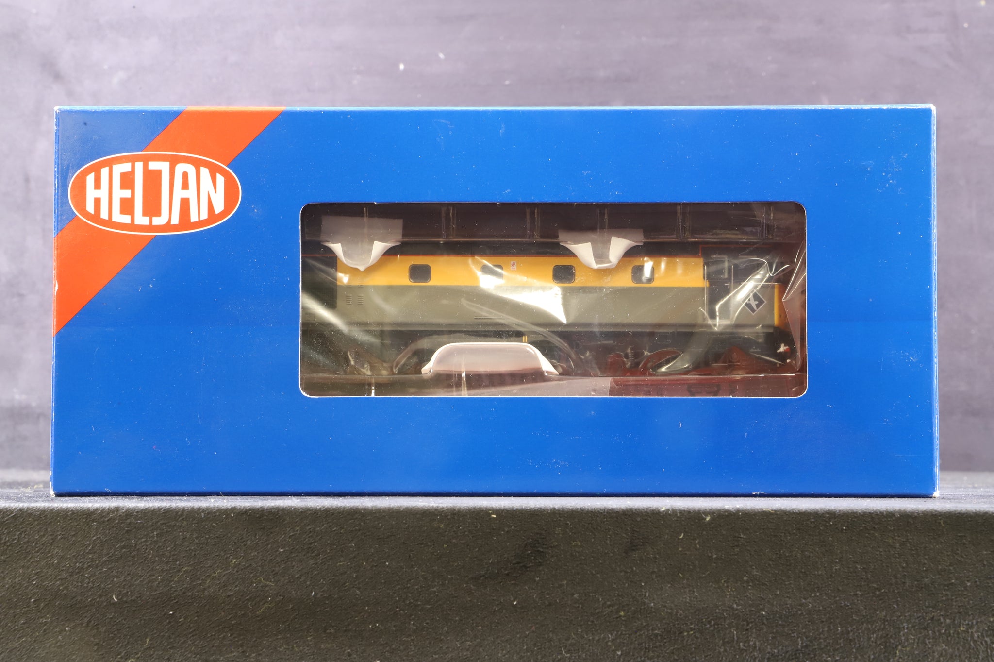 Heljan OO 3439 Class 33 33009 in BR Engineering 'Dutch' - Clark Railworks