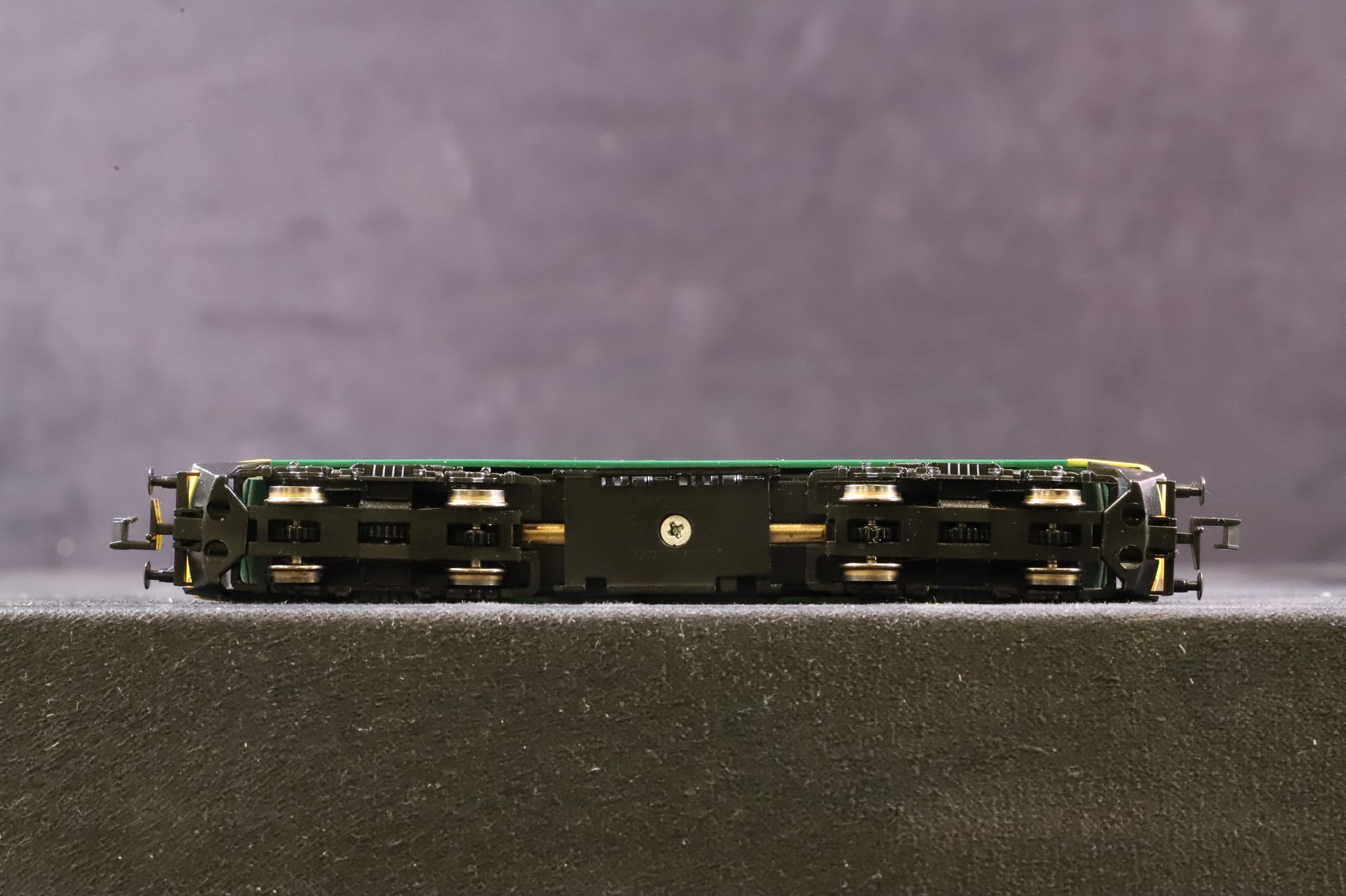 Graham Farish N Gauge 371-777 Class 90 90046 in Freightliner Livery ...