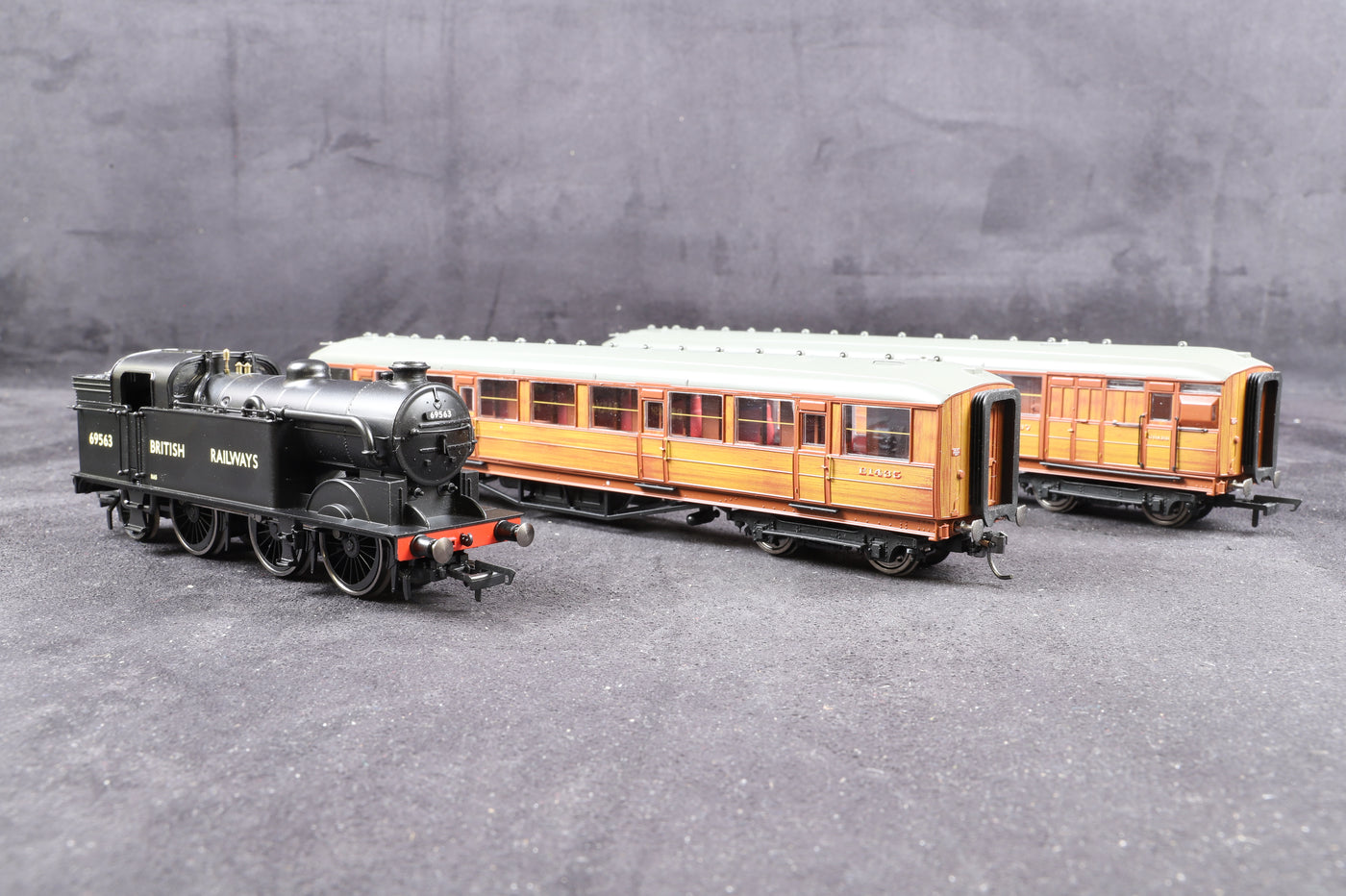 OO Gauge Tagged "Pre-owned" - Clark Railworks