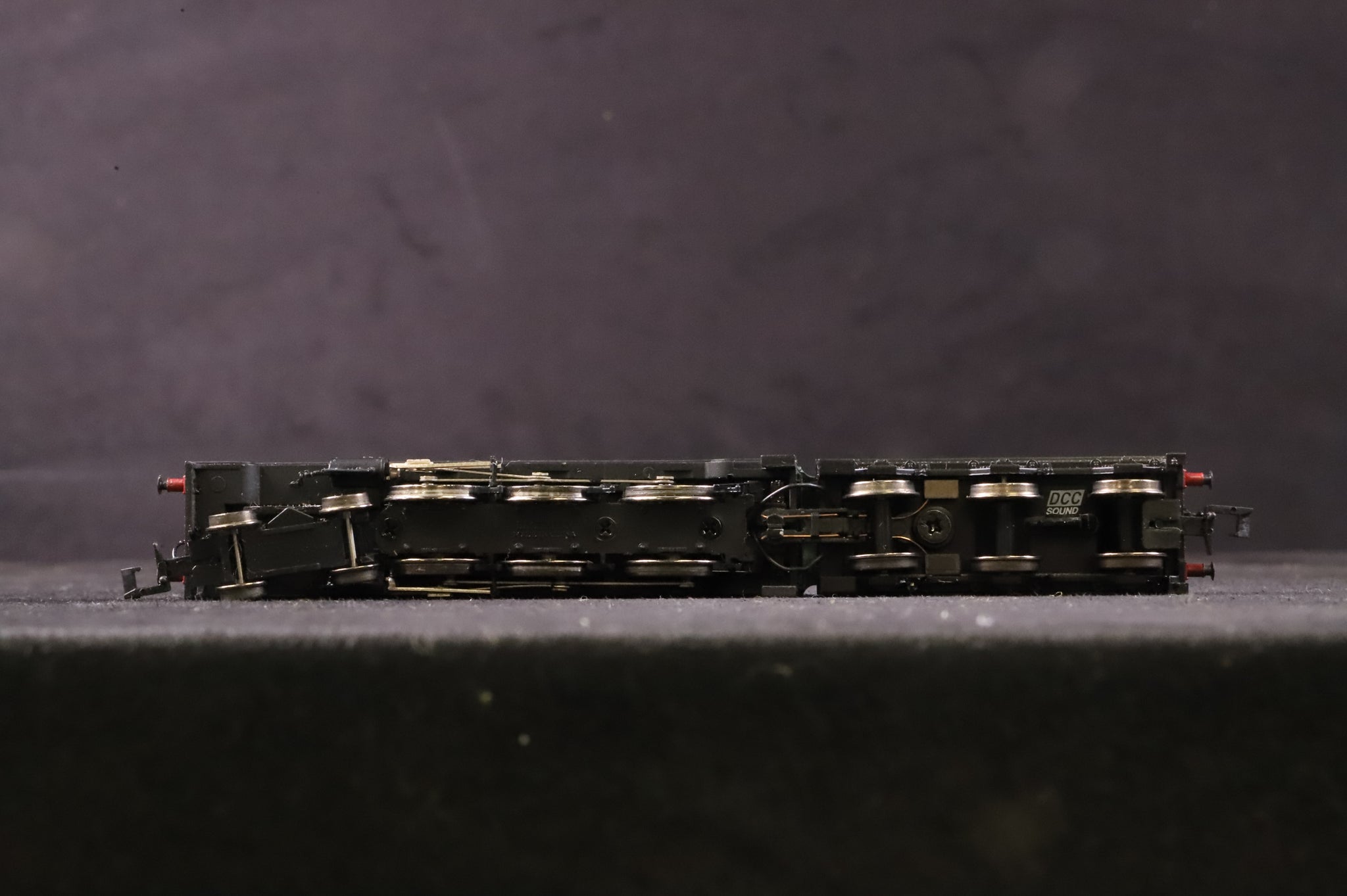 Graham Farish N 370-160 Castle Class '5080' 'Defiant' BR Lined Green L ...