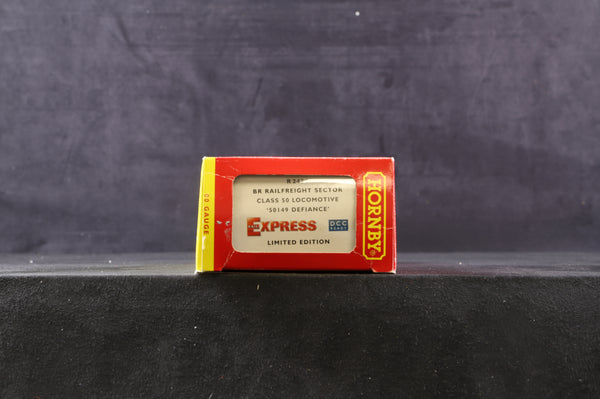 Hornby OO R2434 Class 50 50149 'Defiance' in Railfreight Triple Grey L ...