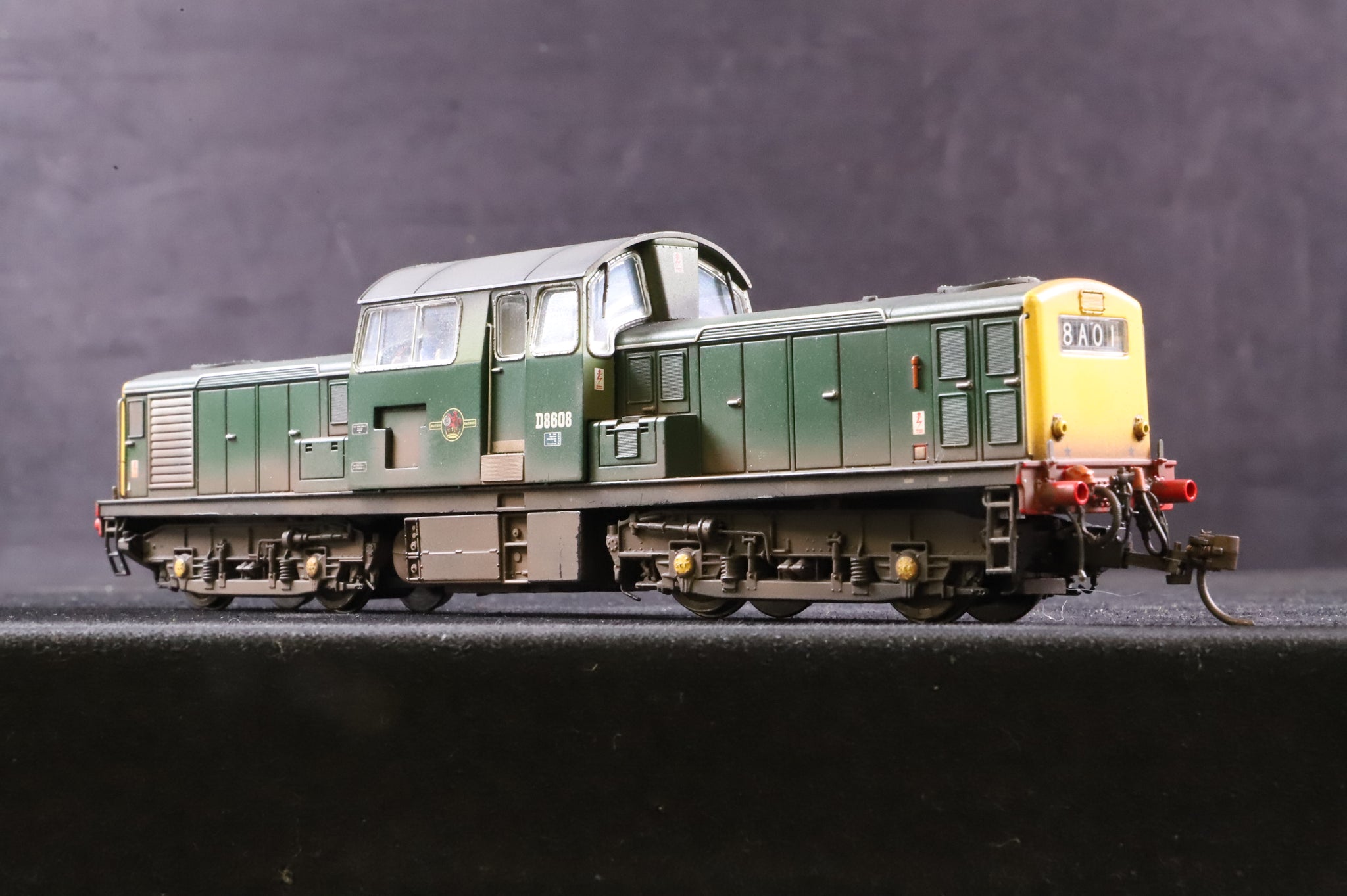 Heljan OO 1717 Class 17 D8608 in BR Green w/ FYE - Weathered - Clark ...
