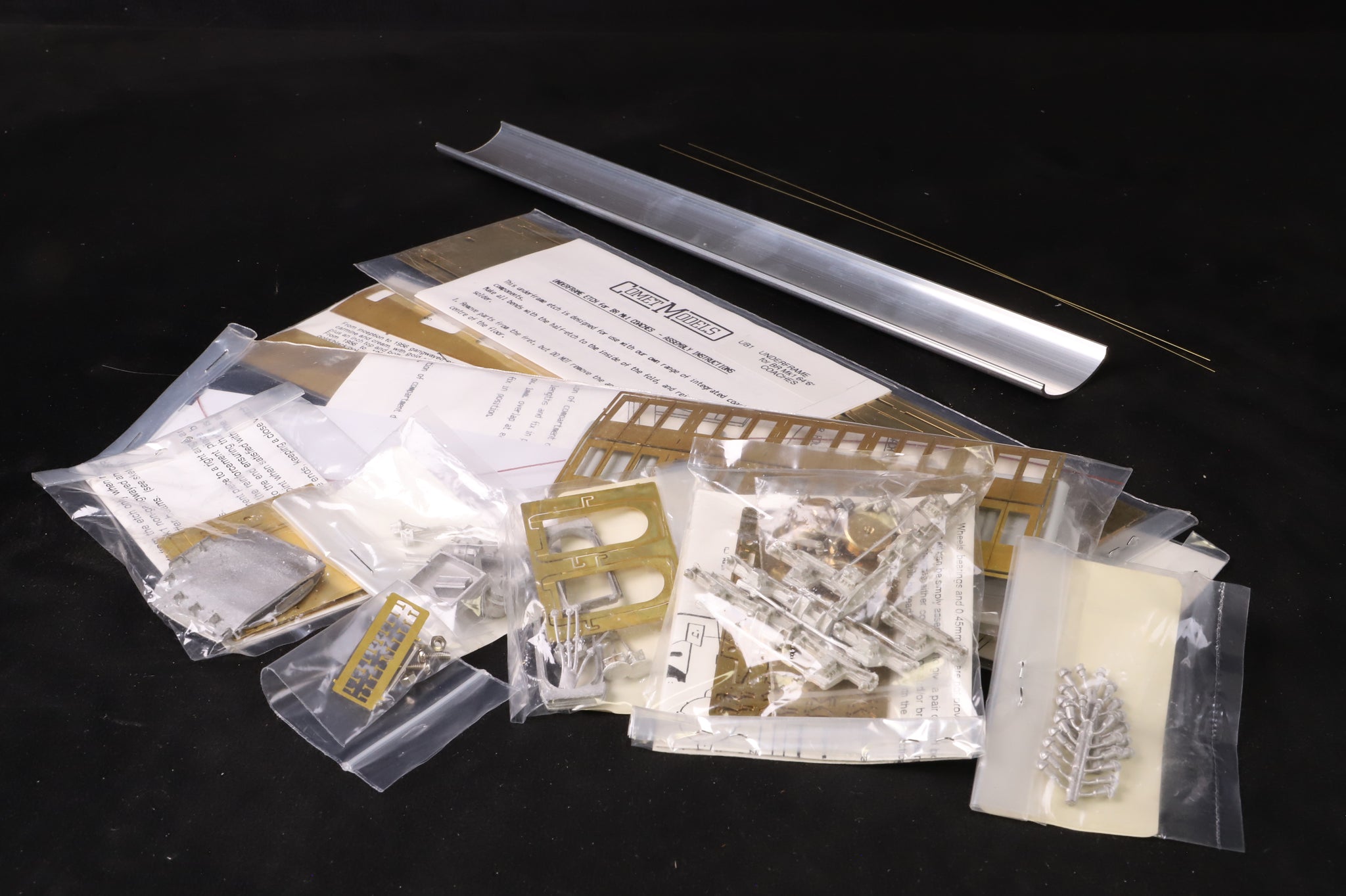 Comet Models OO B6 BR Mk1 Corridor Brake Third Coach Kit - Clark Railworks