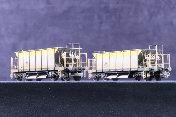 Hornby OO Rake of 4 YGB Seacow Wagons in BR Engineering 'Dutch' Grey/Y ...