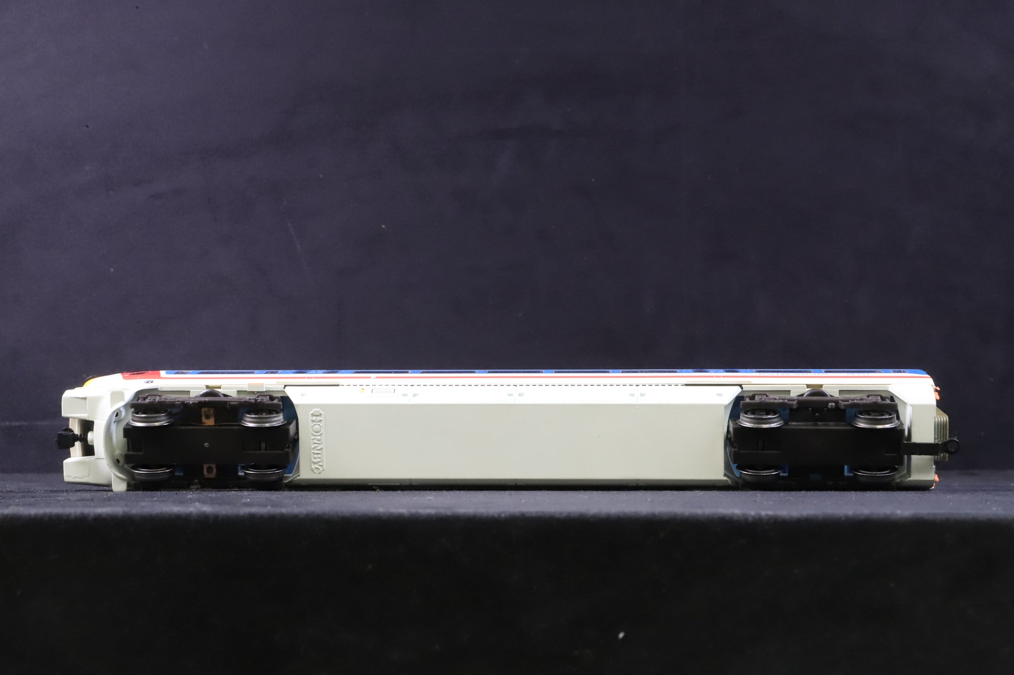 Hornby OO R2001A Networker Suburban Train Pack - Class 466 2 Car DMU i ...