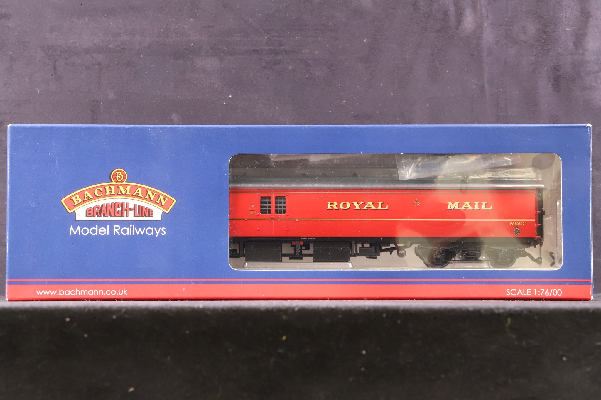 Bachmann OO 39-435 BR Mk1 POS Coach Royal Mail TOP Red - Clark Railworks
