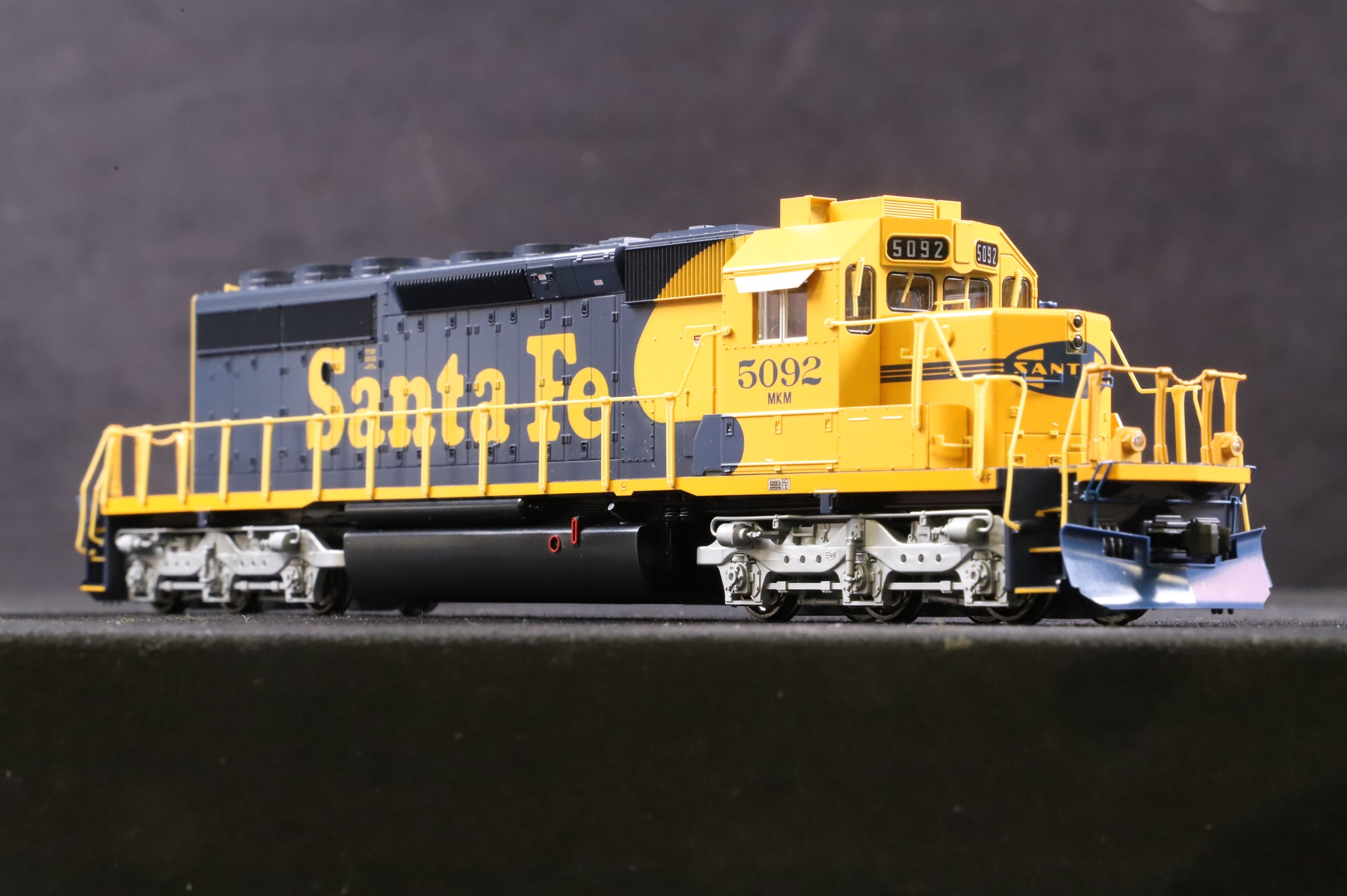 Kato 37-6611A EMD SD40-2 Mid Atchison Topeka & Santa Fe #5092 - Clark ...