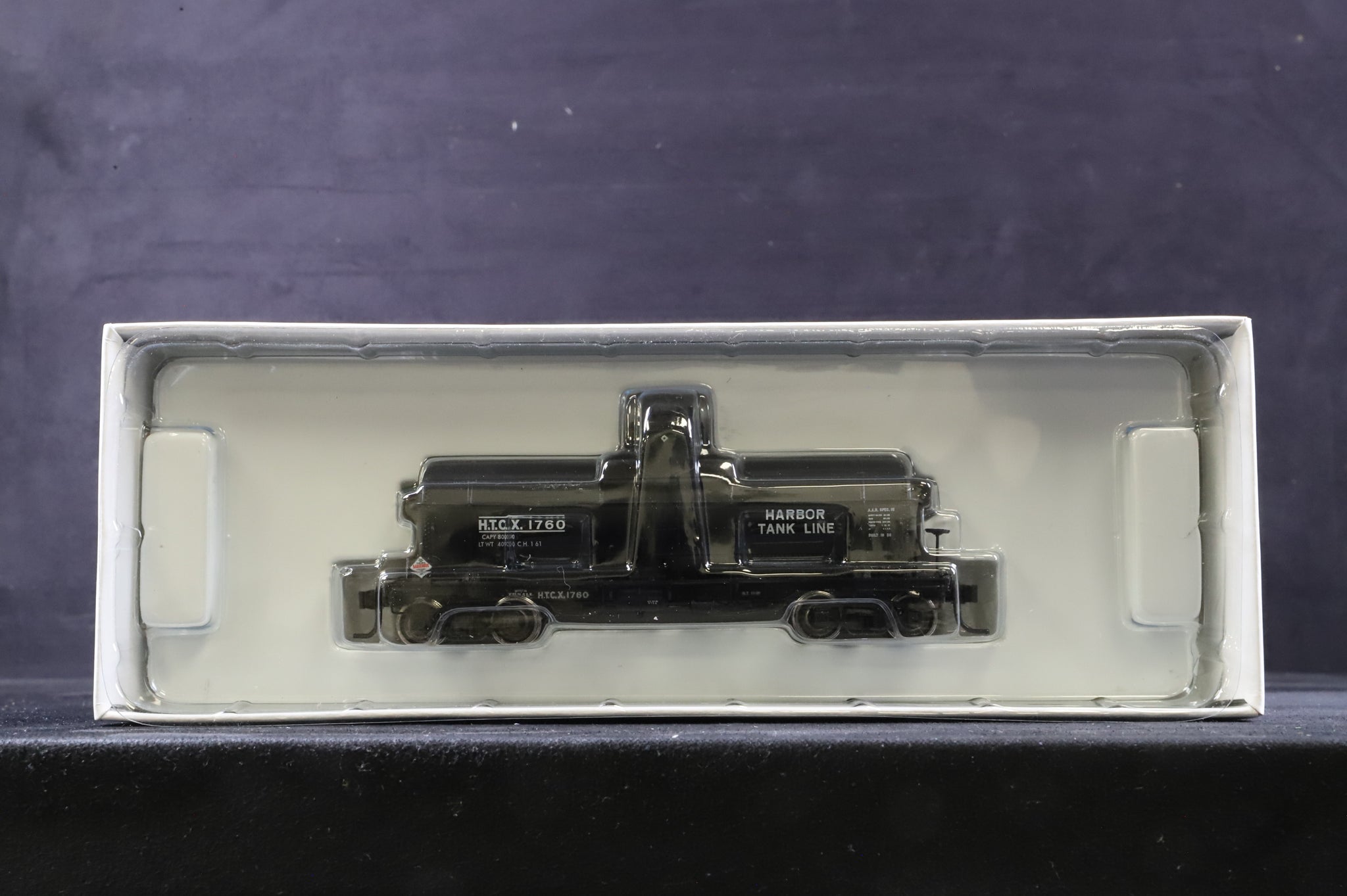 Proto 2000 Rake of 6 8000 Gallon Type 21 Riveted Tank Cars 'Harbor Tan ...