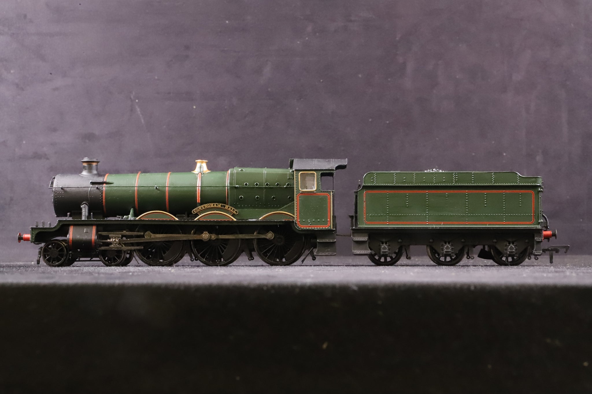 WORKSHOP Bachmann OO Hall Class 'Conyngham Hall' BR Green Repainted ...