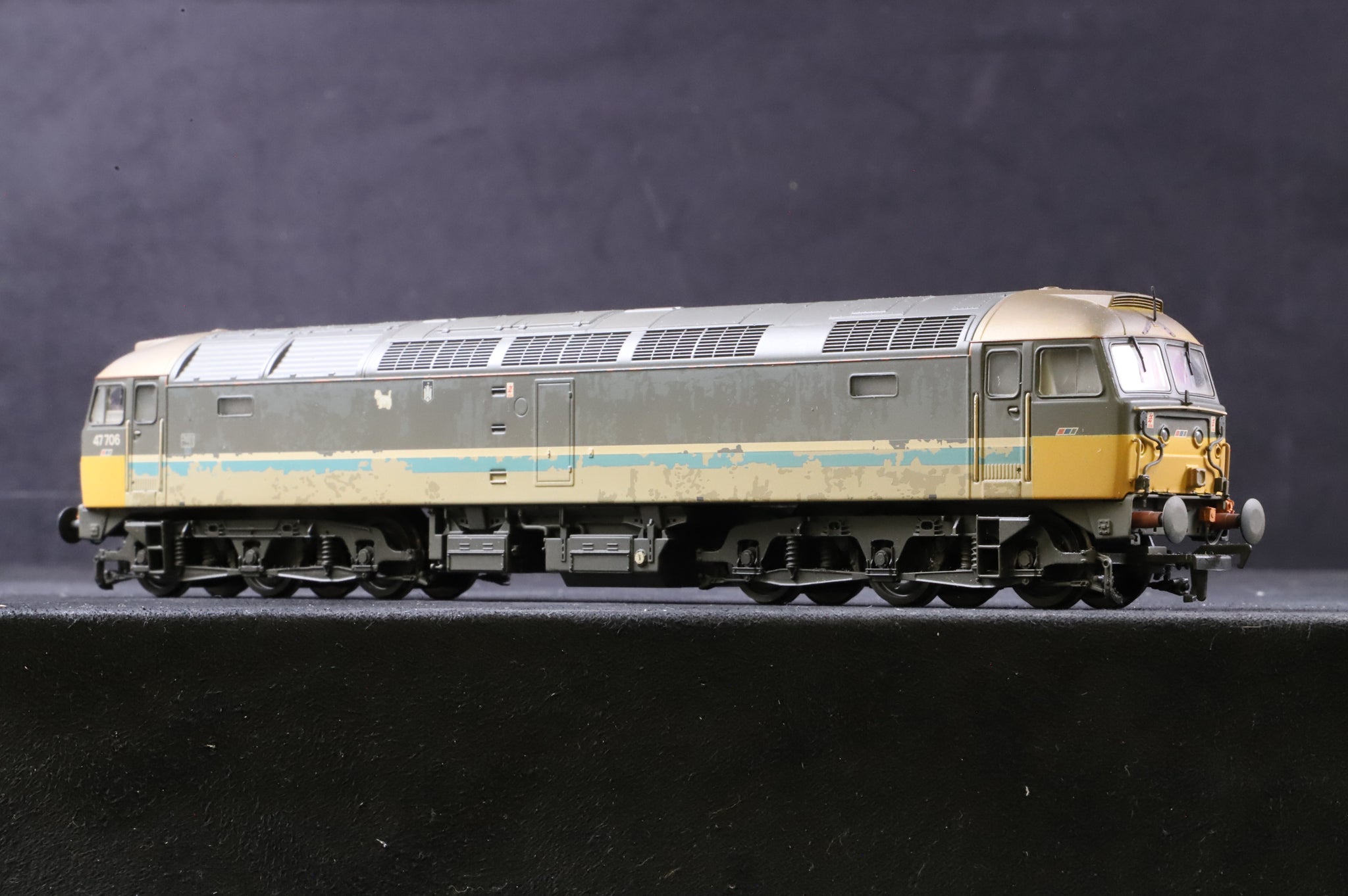 Bachmann OO 31-653Z Class 47 47706 in De-Branded BR Scotrail with NSE ...