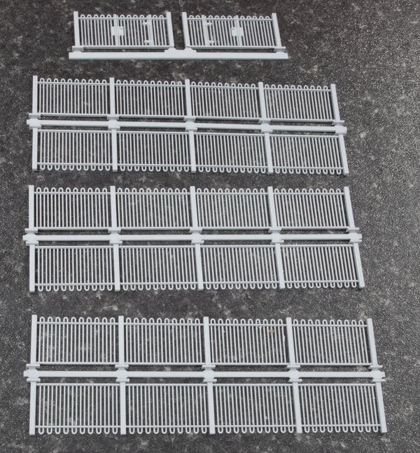 DCC Concepts OO Modern Station Railing Pack (for 634mm Platform Kit ...